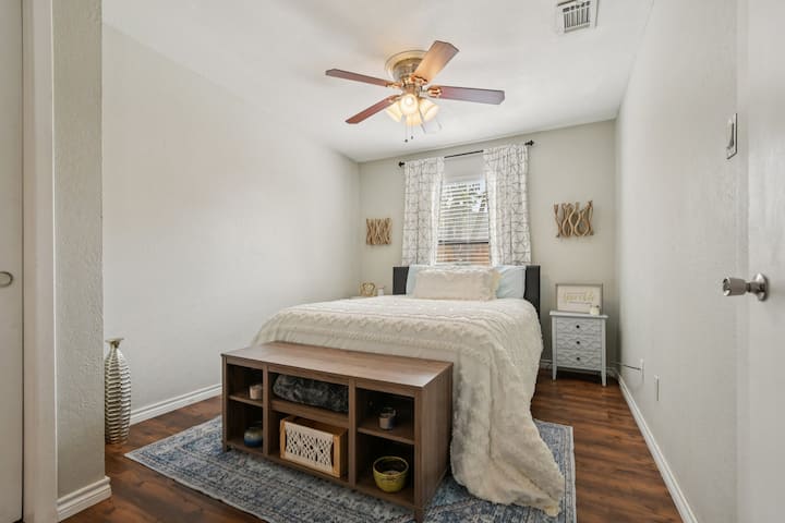 Sunny San Marcos Stay, Cozy Condo Near Tx State! - San Marcos, TX