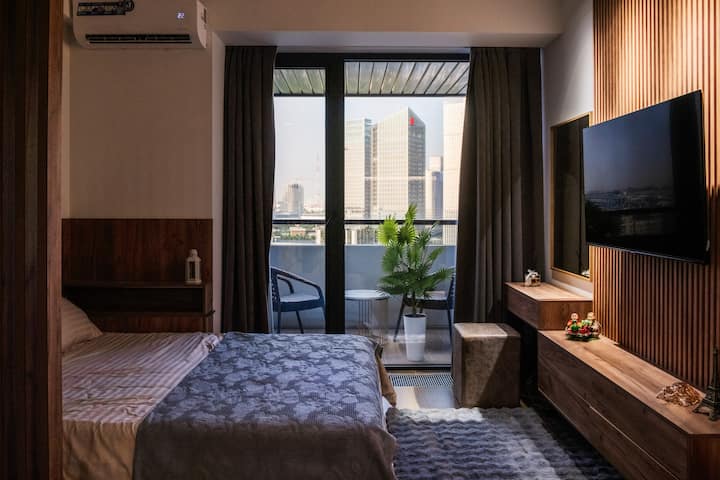 Views. Люкс апартаменты в Nrg U-tower вид на город - Uzbekistán