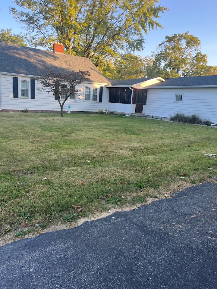 Charming Bluffton House - Bluffton, OH