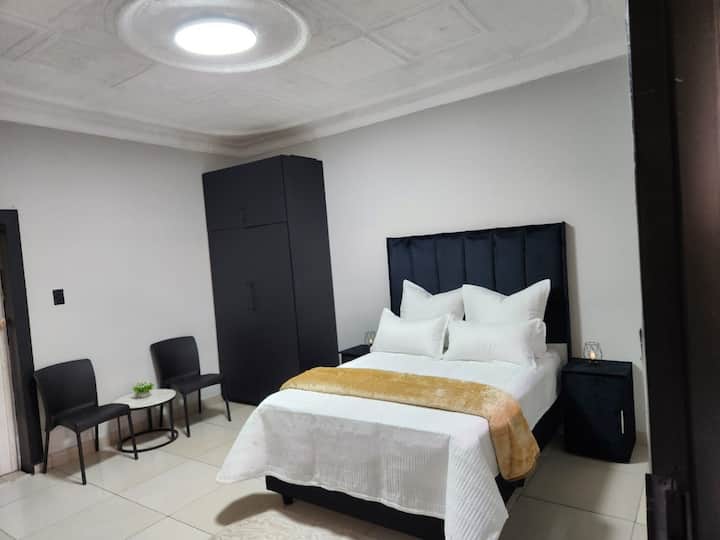 Win Haven Guest House - The Hide Away - Randfontein