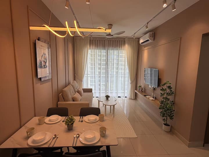 Laman Damai | 2bedroom Luxury Suite - Johor Bahru