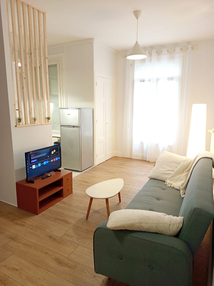 Cocon Rénové Avec Terrasse Au Calme – Centre-ville - Villars