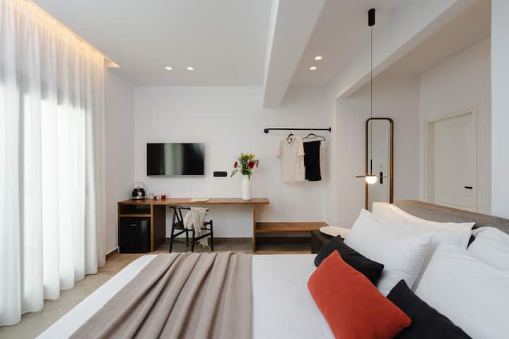 Kalea Romantic Suite Seaviews Outdoor Hot Tub - Naxos