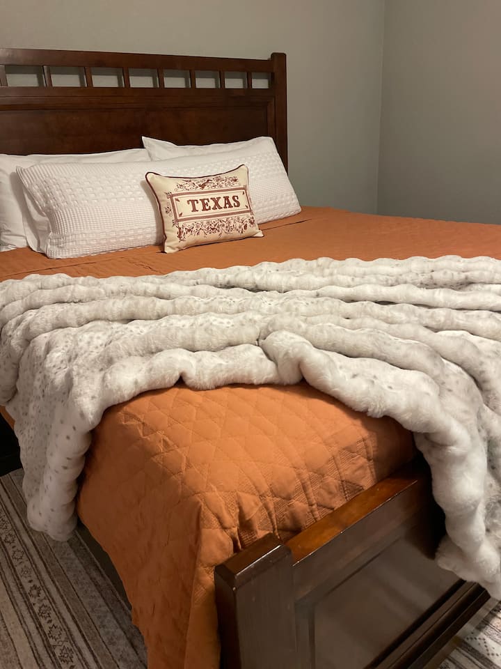 Longhorn Studio – Guest House W/extra Guest Space - Abilene, TX