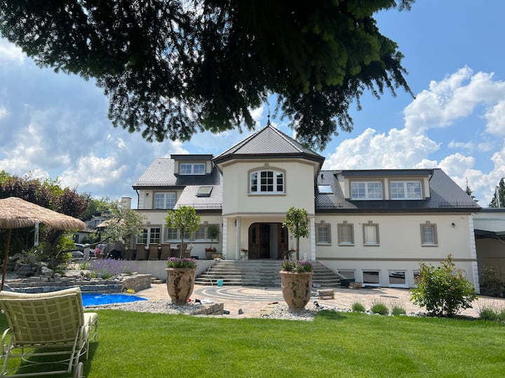 Schloss Merzhausen Ostflügel Bei Frankfurt Am Main - Schmitten