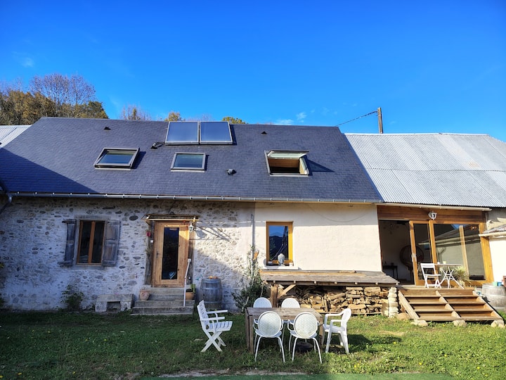 Ferme Rénovée Face Aux Pyrénées, Lamas Et Chevaux - Bagnères-de-Bigorre
