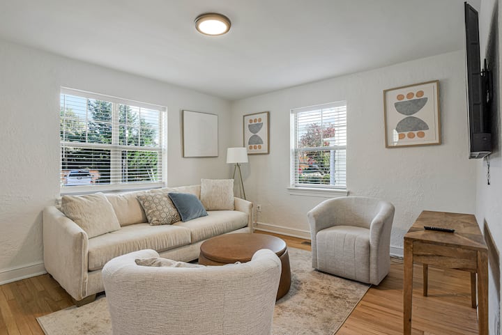 1br1bth In Old Town Alexandria -Steps From Metro! - Alexandria, VA