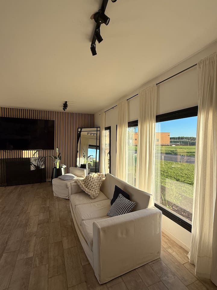 Casa A La Laguna En San Sebatian

-Sin Mascotas - Villa Rosa