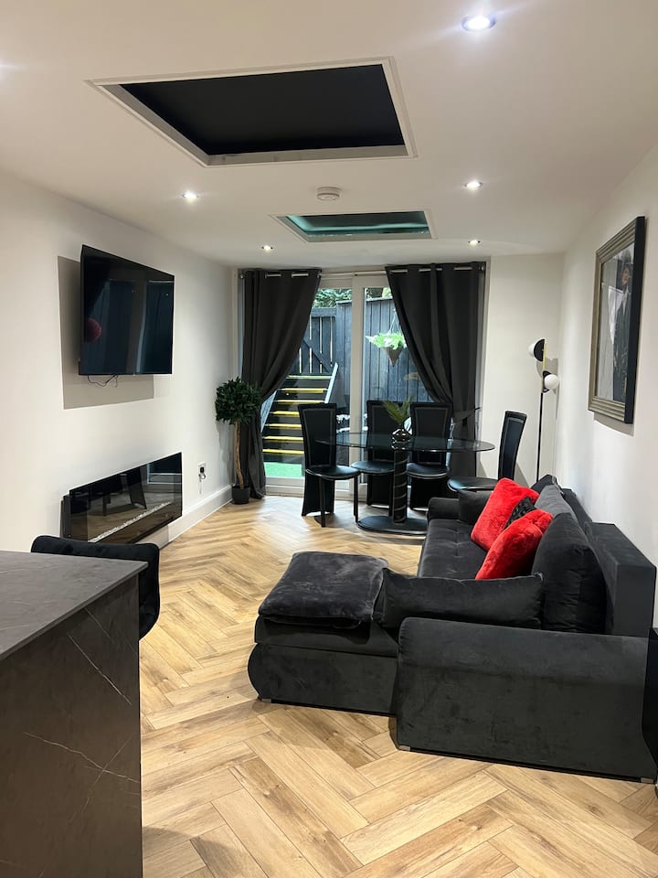 Darly 3-bed Apartment Getaway - Edinburgh