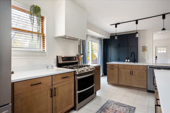 Family-friendly | Fenced Yard | 10 Min To Downtown - Grand Rapids, MI