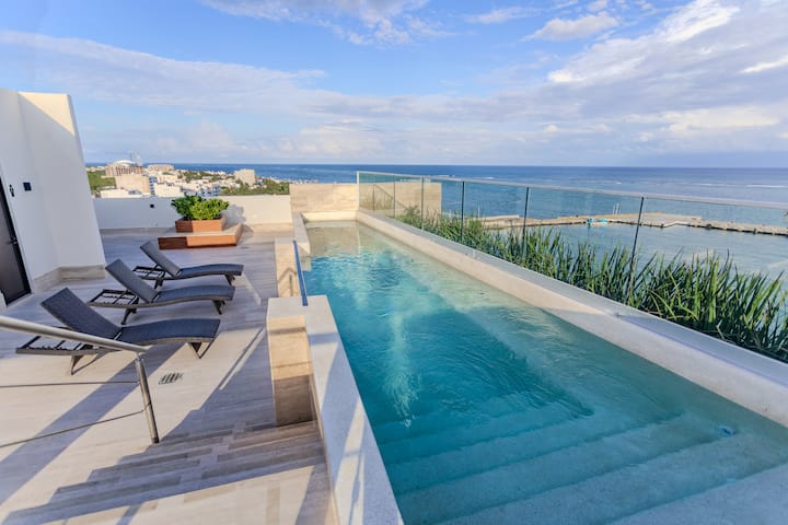 Modern Retreat With Pool & Rooftop Gym - Puerto Morelos