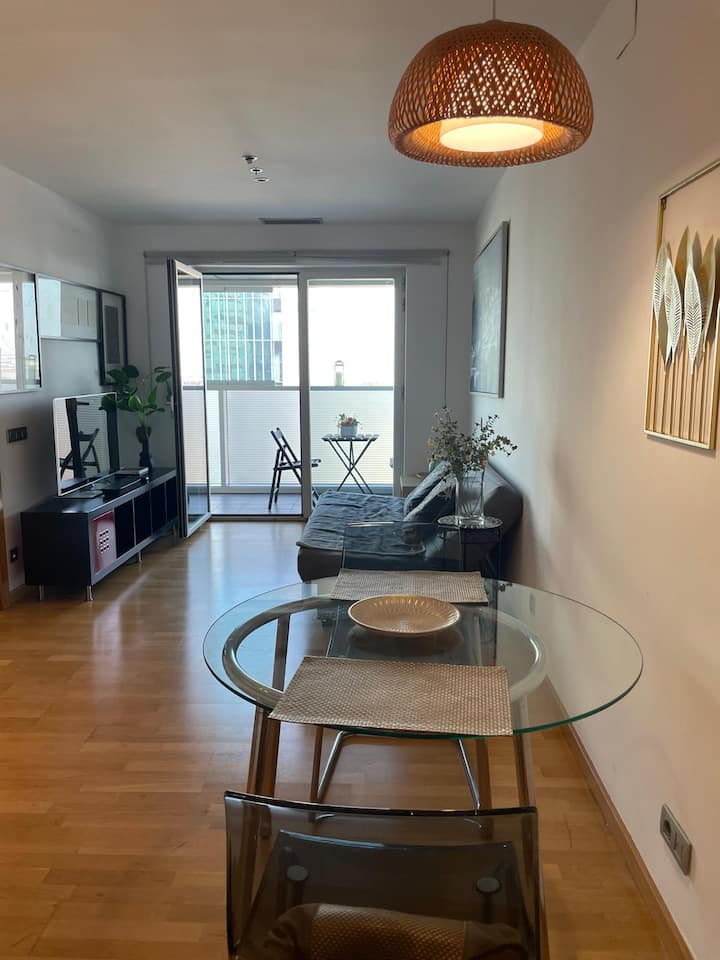 Plaza Europa 1h – Estilo Y Comodidad - Esplugues de Llobregat