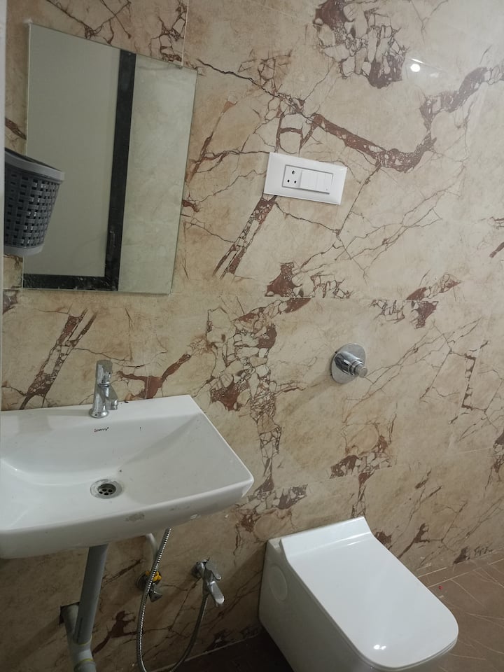 "Feel Like Your Home" - ナーグプル