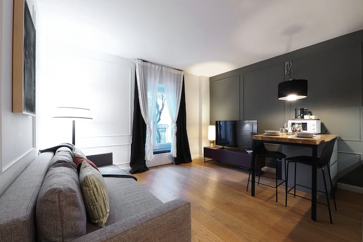 Modern Apartment By Moscova - Milan