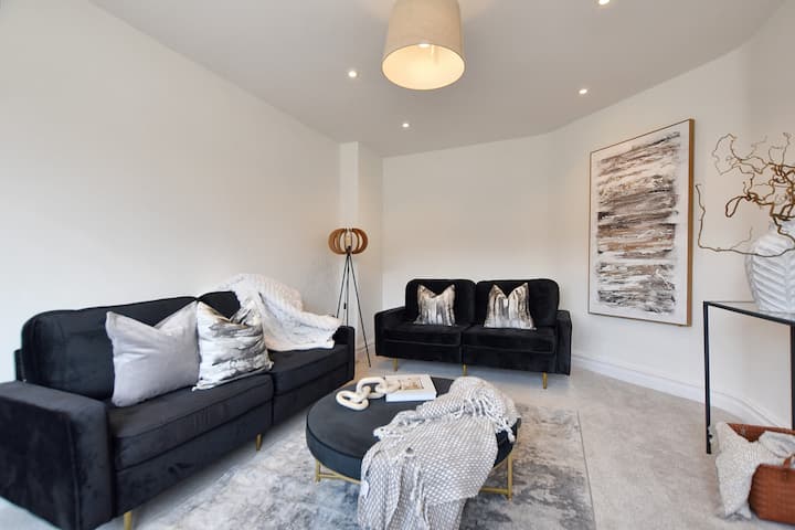 Newly Renovated Modern House In Stamford - Stamford