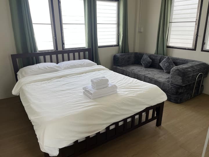 2-story House In Peaceful Neighborhood, Near Mrt-1 - Bangkok