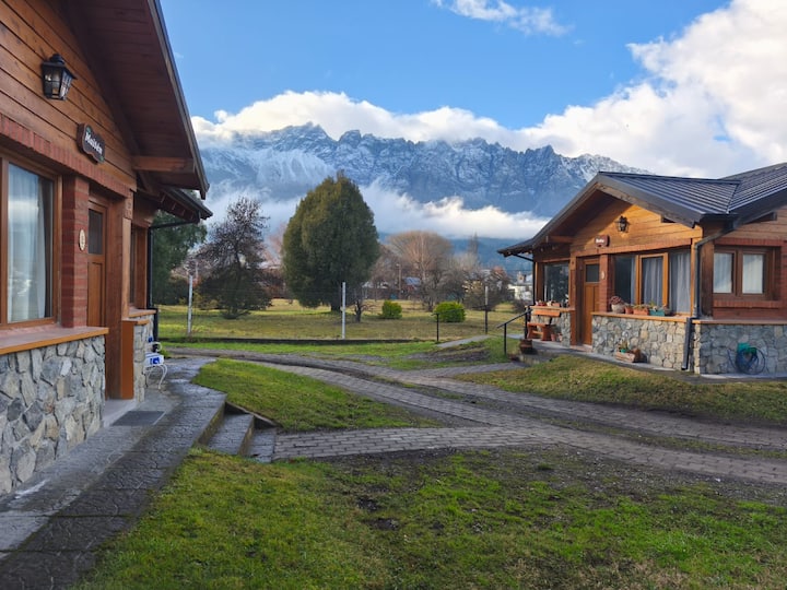 Acogedora Cabaña Con Vista A Las Montañas - El Bolsón