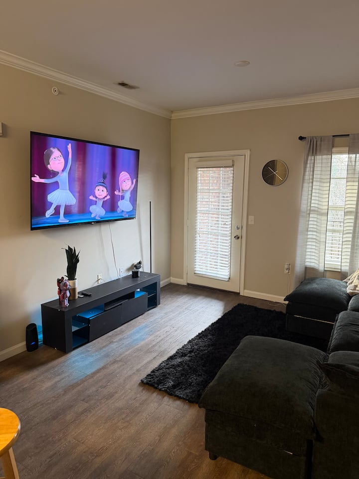 Cozy Apartment In Raleigh Near Fenton & Downtown - Raleigh, NC