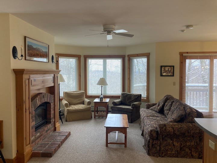 Upstairs 2 Bedroom Unit On Grammy J Ski Trail - Jay, VT