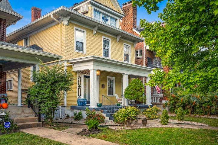 Highlands Reserve | Hot Tub, 5br, Games, Fire Pit - KFC Yum! Center