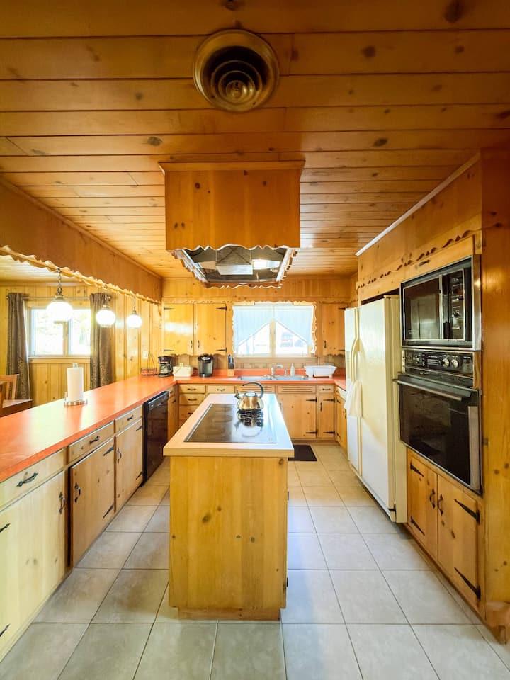 Ranch Style Homestead - Fort Wayne, IN