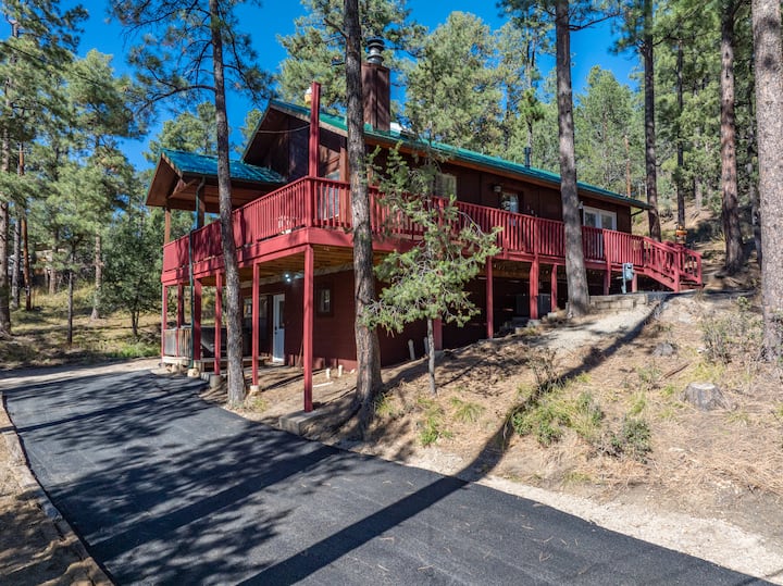 3 Alarm Retreat - Hot Tub, Large Decks, Spacious - Ruidoso, NM