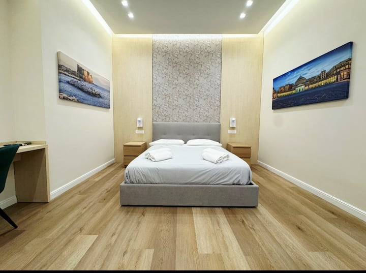 Maison Napoli Centrale In Via Toledo - Naples