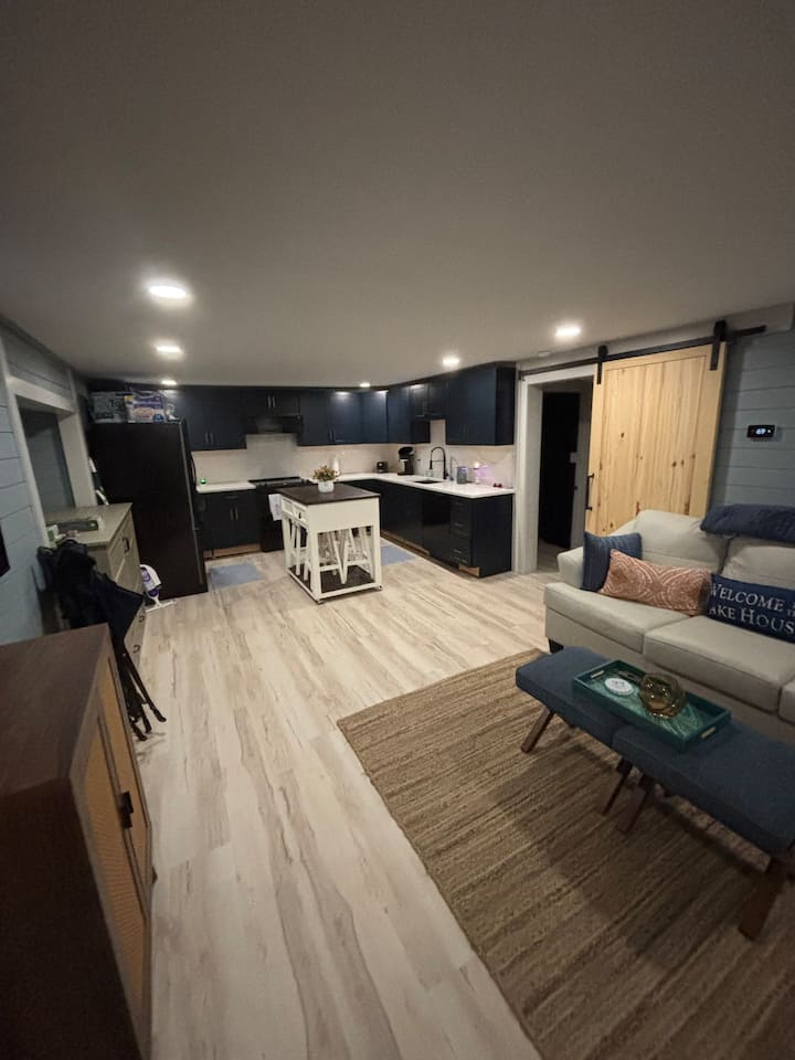 Cutie Little Lake Cabin - Gravois Mills, MO