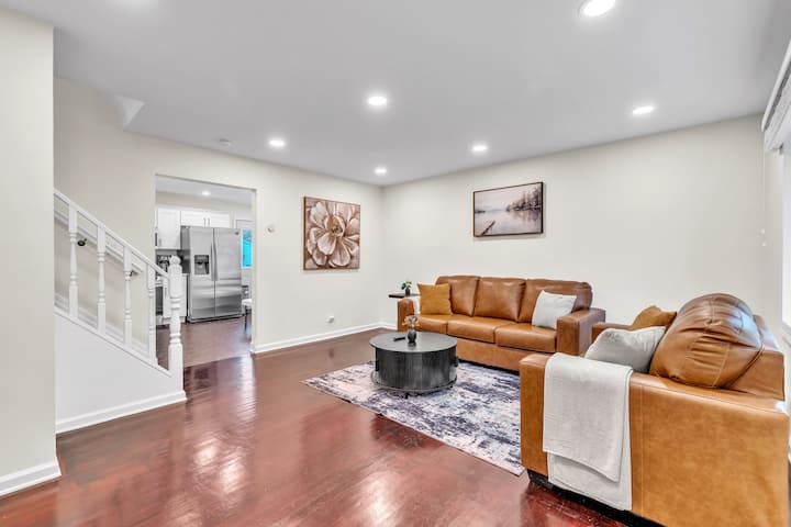 3br Multi-level Elmhurst Home-perfect For Longstay - Elmhurst, IL