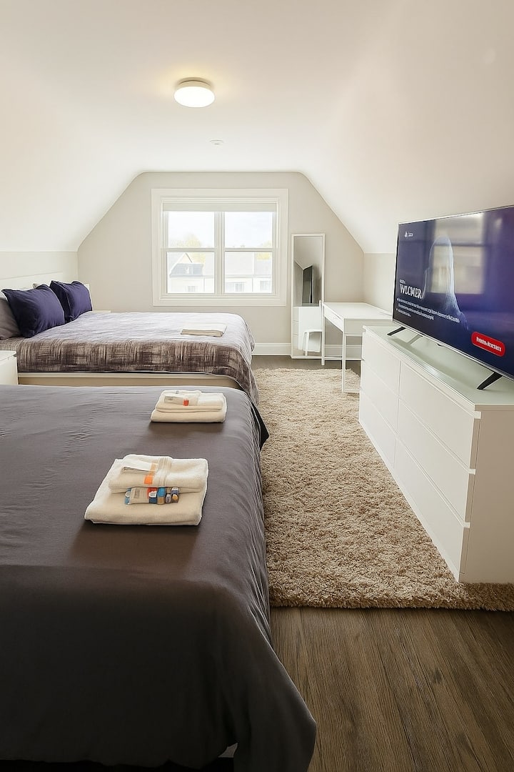 Hamilton Mountain 2br W/ King Bed, Sleeps 7 - 해밀턴