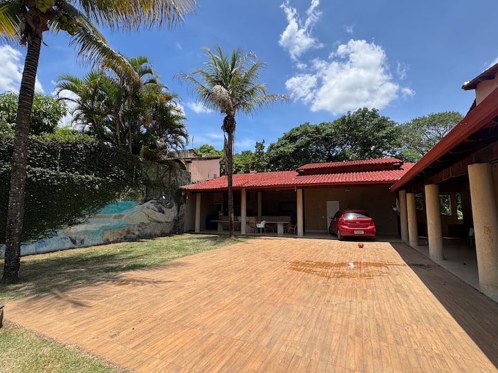 Casa De Alto Padrão Com Piscina Churrasqueira - Brasília
