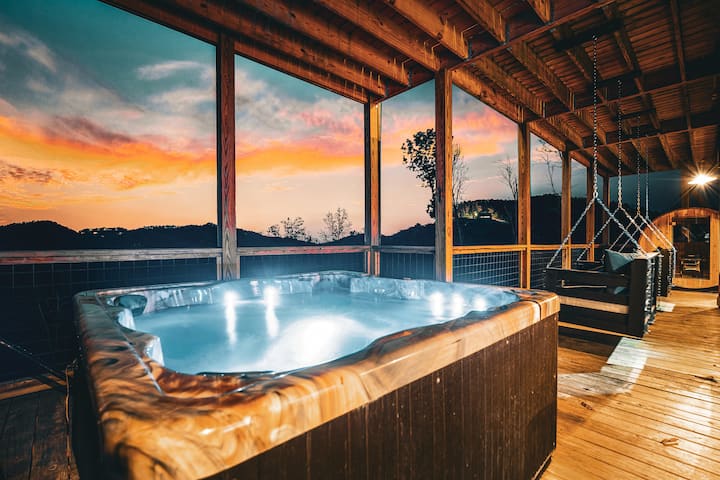 New! Luxury In The Sky! Game Rm, Sauna, Theatre! - Pigeon Forge, TN