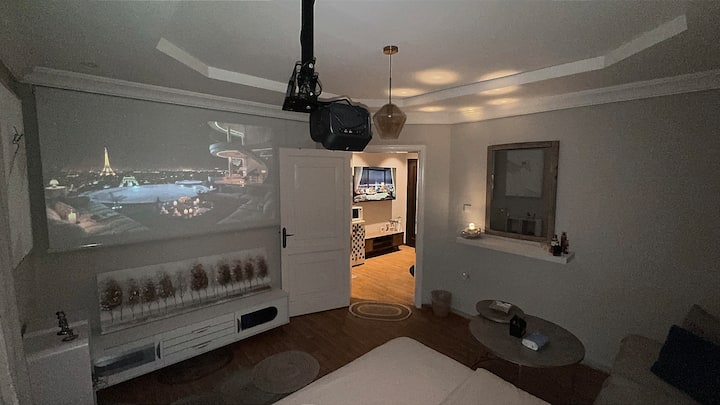 شقة هادئ ومميزة قريبة من المطار مجهزة بسينما - Jeddah