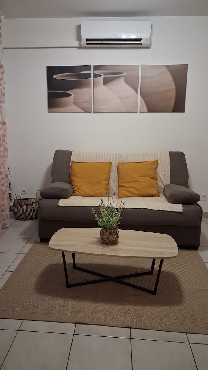 Appartement Lumineux+balcon+ Parking Privé (- : - Narbonne