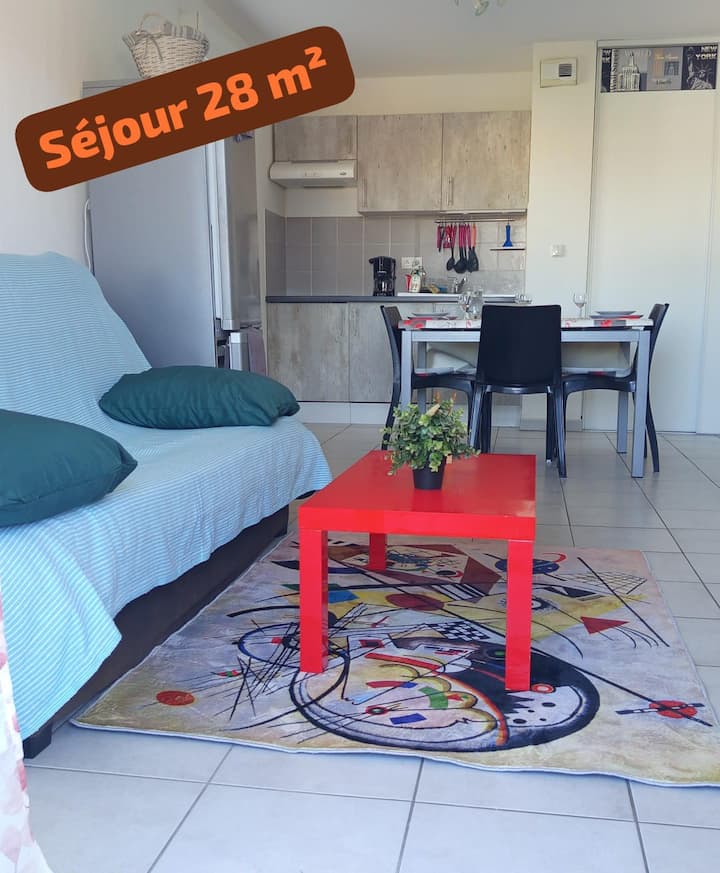 Appartement Lumineux+balcon+ Parking Privé (- : - Narbonne