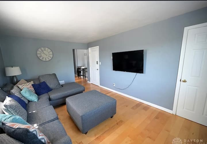 Comfortable 2 Bedroom Apartment - Dayton