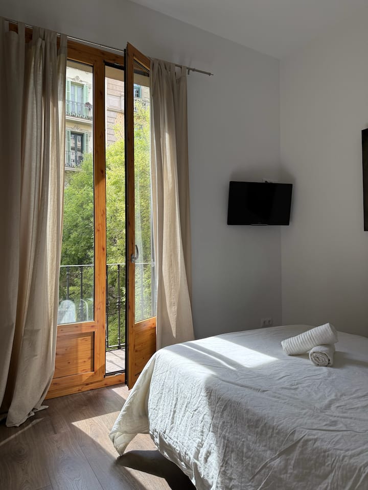 Central 2 Bedroom Apartment - Barcellona