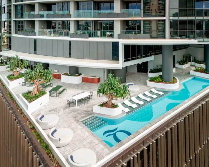 River-view Retreat W/ Sauna & Pool - Brisbane