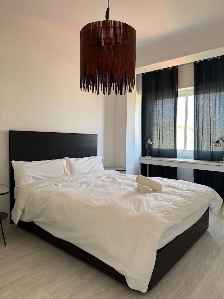 Cozy 3 Bedroom Apartment - Badalona