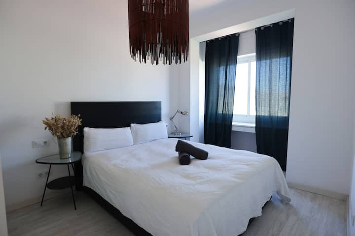 Cozy 3 Bedroom Apartment - Barcelona