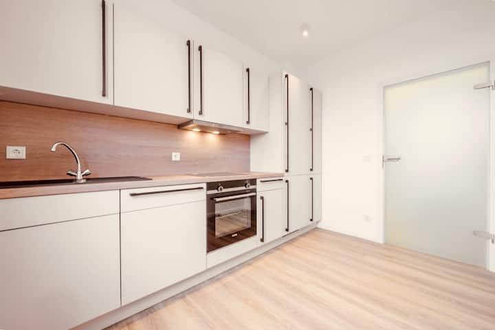 Moderne 2-zimmer-wohnung Mit Balkon - Hanover