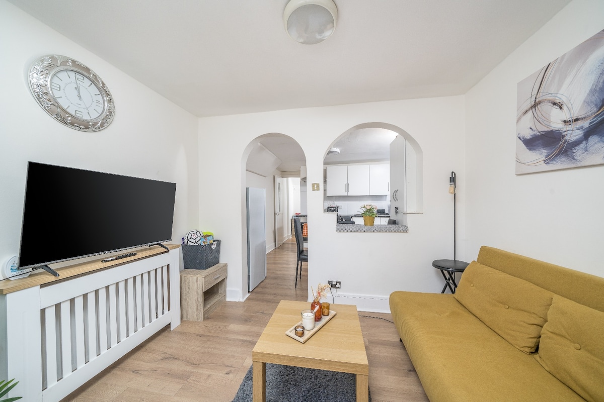 6-Bed House Near Wood Green Station | Sleeps 15 - Airbnb