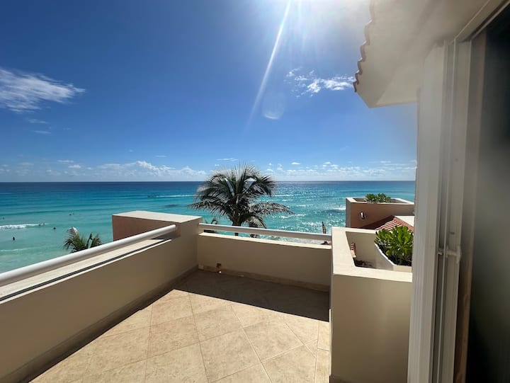 Ocean Front Villa In Cancun - Cancún