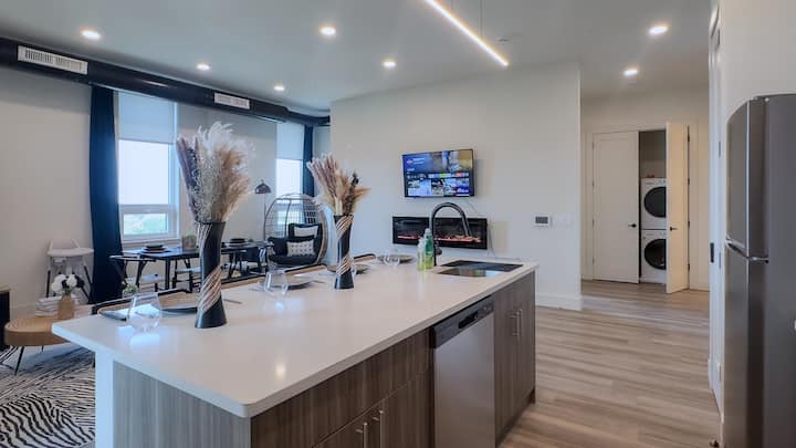 Boho+black 2br+2bath| Free Parking| Sleep10 10%off - Bloomfield, NJ