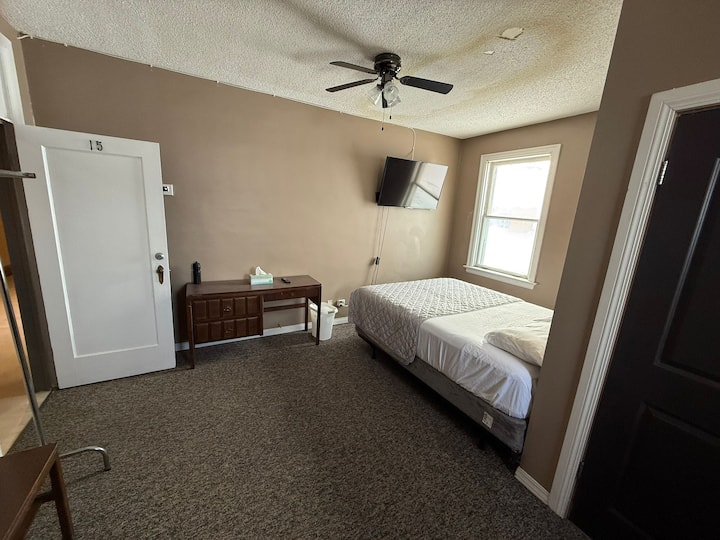 Available For Short-term And Long-term Affordable - Yorkton