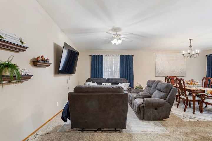 320 Royal Ct. - Champaign, IL