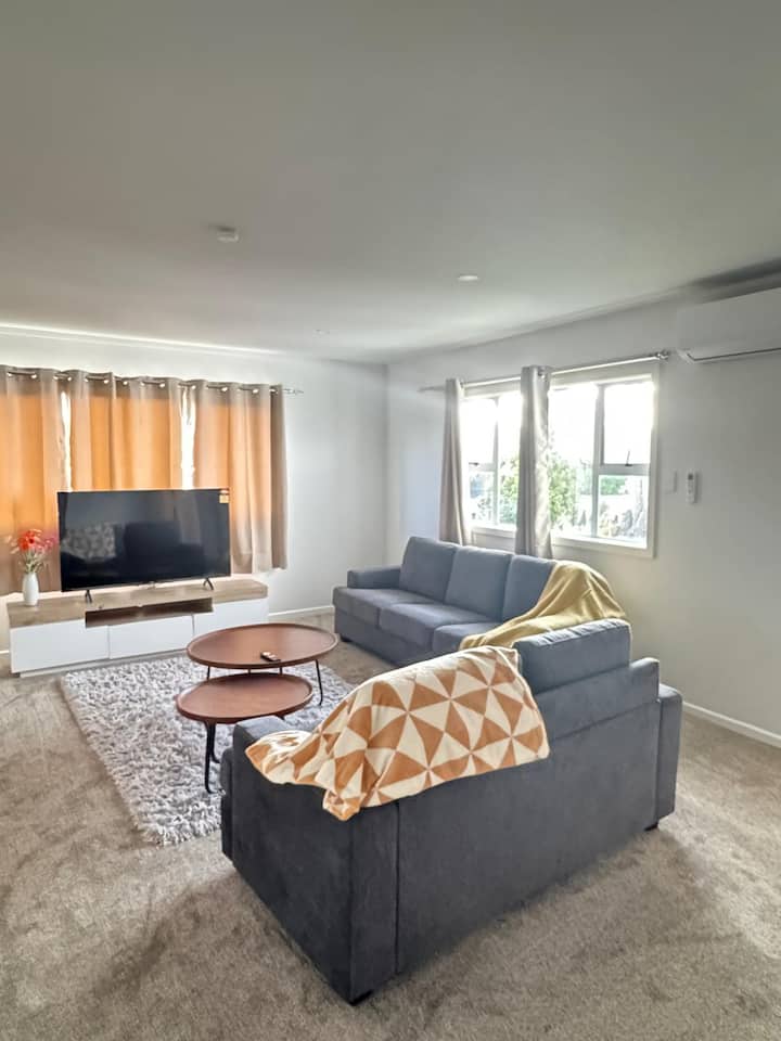 Modern Taupo Retreat-games Room, Sunroom & More - Taupo
