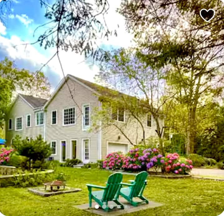 Weston Escape, Fire Pit, Gym, Jacuzzi Tub - Weston, CT