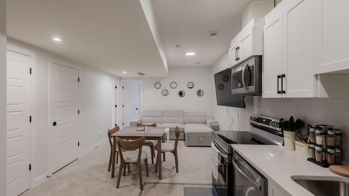 Cozy Haven 1 Bedroom Basement Suite - Spruce Grove