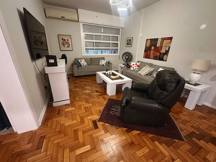 Apartamento Espaçoso De 210m Em Copacabana! - Rio de Janeiro